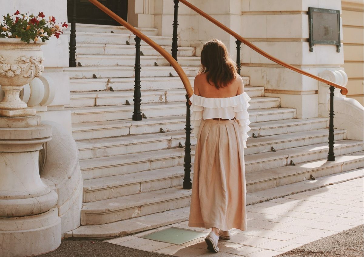 About - Holly Victoria